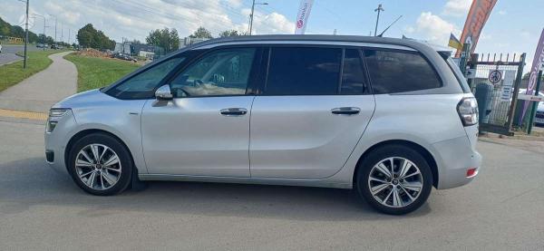 Grey Citroen Grand C4 Picasso 2015 in Kaunas, with an engine capacity of 1.56 L and mileage of 247 thousand km for 4350 €, photo 6 on AUTOMOTO.COM.LV