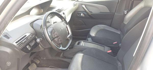 Grey Citroen Grand C4 Picasso 2015 in Kaunas, with an engine capacity of 1.56 L and mileage of 247 thousand km for 4350 €, photo 8 on AUTOMOTO.COM.LV