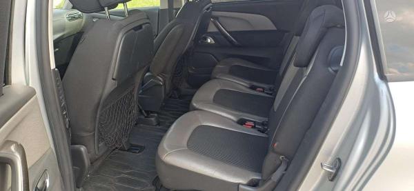 Grey Citroen Grand C4 Picasso 2015 in Kaunas, with an engine capacity of 1.56 L and mileage of 247 thousand km for 4350 €, photo 11 on AUTOMOTO.COM.LV