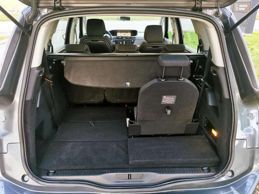 Pelēks Citroen Grand C4 Picasso 2015 Kauņa, ar dzinēja tilpumu 1.56 L un nobraukumu 250 tūkst. km par 4950 €, foto 12 vietnē AUTOMOTO.COM.LV