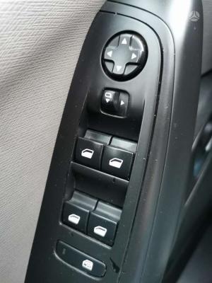 Pelēks Citroen Grand C4 Picasso 2015 Kauņa, ar dzinēja tilpumu 1.56 L un nobraukumu 250 tūkst. km par 4950 €, foto 19 vietnē AUTOMOTO.COM.LV