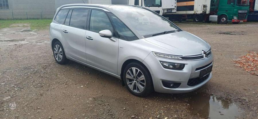 Grey Citroen Grand C4 Picasso 2015 in Kaunas, with an engine capacity of 1.56 L and mileage of 247 thousand km for 3999 €, photo 4 on AUTOMOTO.COM.LV