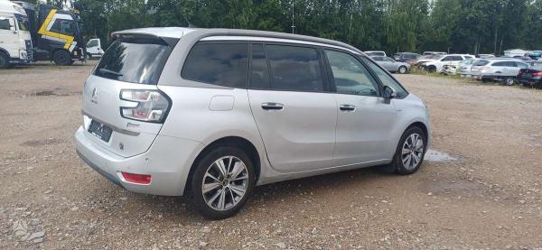 Grey Citroen Grand C4 Picasso 2015 in Kaunas, with an engine capacity of 1.56 L and mileage of 247 thousand km for 3999 €, photo 5 on AUTOMOTO.COM.LV