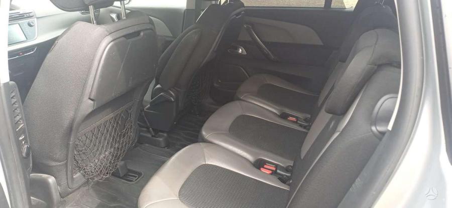 Grey Citroen Grand C4 Picasso 2015 in Kaunas, with an engine capacity of 1.56 L and mileage of 247 thousand km for 3999 €, photo 9 on AUTOMOTO.COM.LV