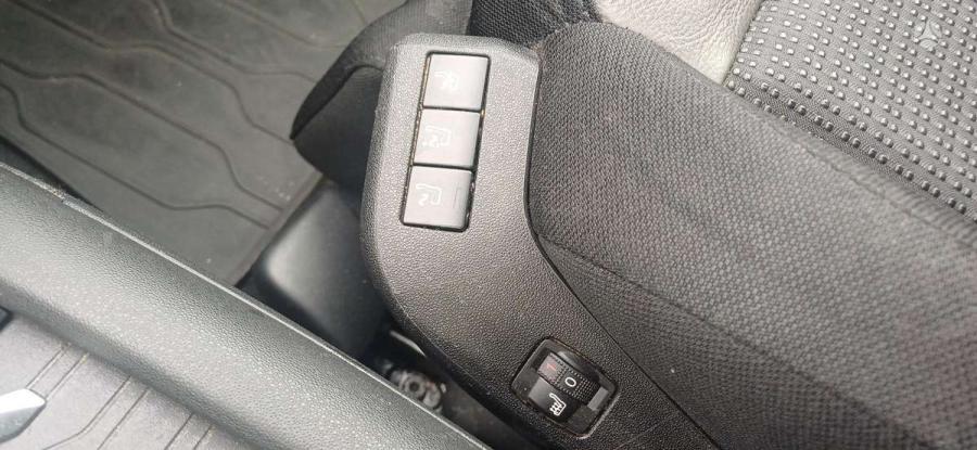 Grey Citroen Grand C4 Picasso 2015 in Kaunas, with an engine capacity of 1.56 L and mileage of 247 thousand km for 3999 €, photo 11 on AUTOMOTO.COM.LV
