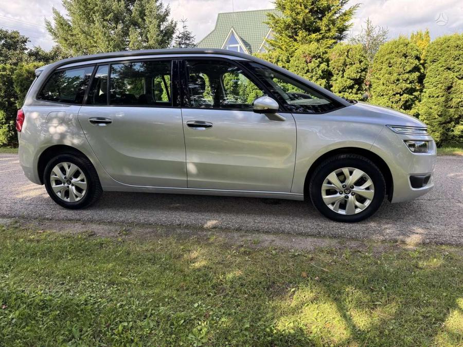 Pelēks Citroen Grand C4 Picasso 2015 Alīta, ar dzinēja tilpumu 1.20 L un nobraukumu 148 tūkst. km par 4999 €, foto 3 vietnē AUTOMOTO.COM.LV