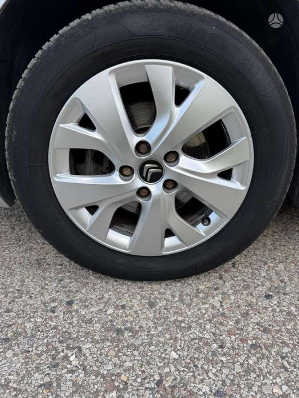 Grey Citroen Grand C4 Picasso 2015 in Alytus, with an engine capacity of 1.20 L and mileage of 148 thousand km for 4999 €, photo 8 on AUTOMOTO.COM.LV