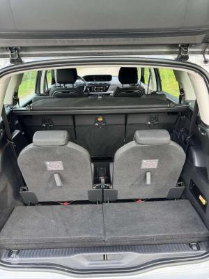 Pelēks Citroen Grand C4 Picasso 2015 Alīta, ar dzinēja tilpumu 1.20 L un nobraukumu 148 tūkst. km par 4999 €, foto 20 vietnē AUTOMOTO.COM.LV
