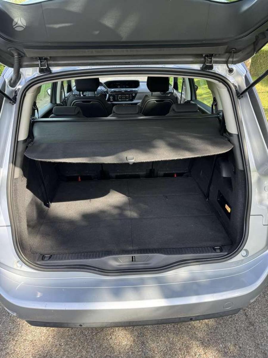 Pelēks Citroen Grand C4 Picasso 2015 Alīta, ar dzinēja tilpumu 1.20 L un nobraukumu 148 tūkst. km par 4999 €, foto 22 vietnē AUTOMOTO.COM.LV
