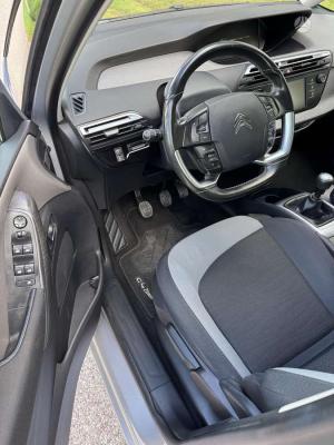 Pelēks Citroen Grand C4 Picasso 2015 Alīta, ar dzinēja tilpumu 1.20 L un nobraukumu 148 tūkst. km par 4999 €, foto 23 vietnē AUTOMOTO.COM.LV