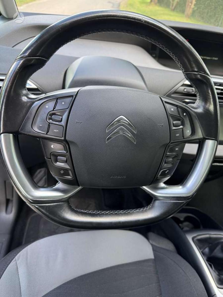 Pelēks Citroen Grand C4 Picasso 2015 Alīta, ar dzinēja tilpumu 1.20 L un nobraukumu 148 tūkst. km par 4999 €, foto 27 vietnē AUTOMOTO.COM.LV