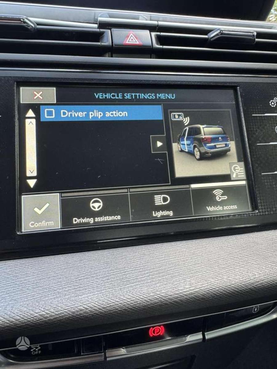 Pelēks Citroen Grand C4 Picasso 2015 Alīta, ar dzinēja tilpumu 1.20 L un nobraukumu 148 tūkst. km par 4999 €, foto 35 vietnē AUTOMOTO.COM.LV