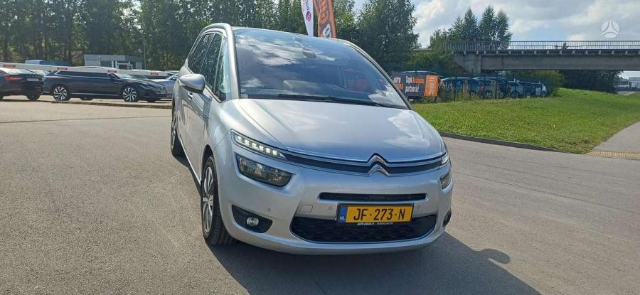 Grey Citroen Grand C4 Picasso 2015 in Kaunas, with an engine capacity of 1.56 L and mileage of 247 thousand km for 4000 €, photo 1 on AUTOMOTO.COM.LV