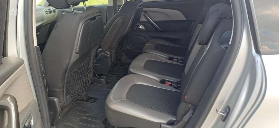 Grey Citroen Grand C4 Picasso 2015 in Kaunas, with an engine capacity of 1.56 L and mileage of 247 thousand km for 4000 €, photo 8 on AUTOMOTO.COM.LV