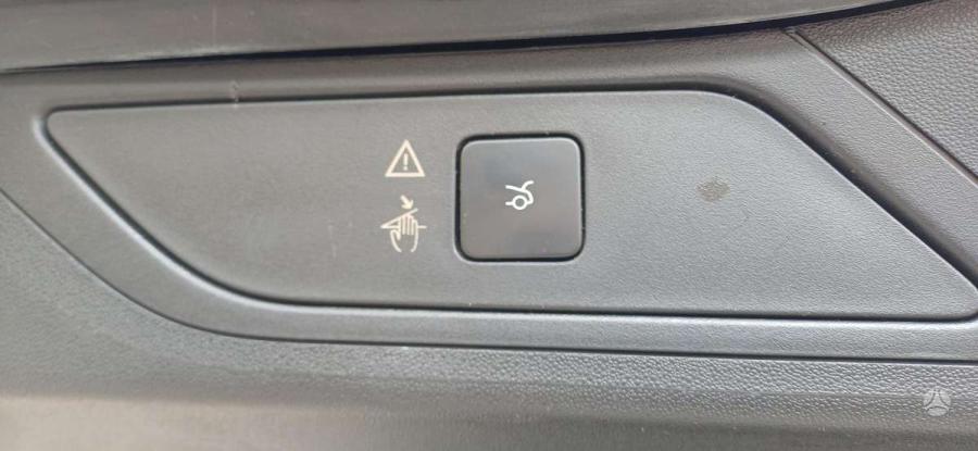 Grey Citroen Grand C4 Picasso 2015 in Kaunas, with an engine capacity of 1.56 L and mileage of 247 thousand km for 4000 €, photo 13 on AUTOMOTO.COM.LV