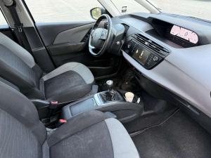 Grey Citroen Grand C4 Picasso 2015 in Ukmerge, with an engine capacity of 1.56 L and mileage of 250 thousand km for 5200 €, photo 10 on AUTOMOTO.COM.LV