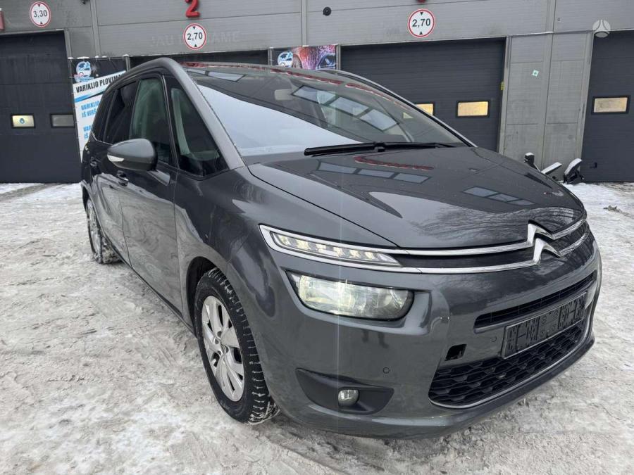 Grey Citroen Grand C4 Picasso 2016 in Kaunas, with an engine capacity of 1.56 L and mileage of 245 thousand km for 5550 €, photo 3 on AUTOMOTO.COM.LV