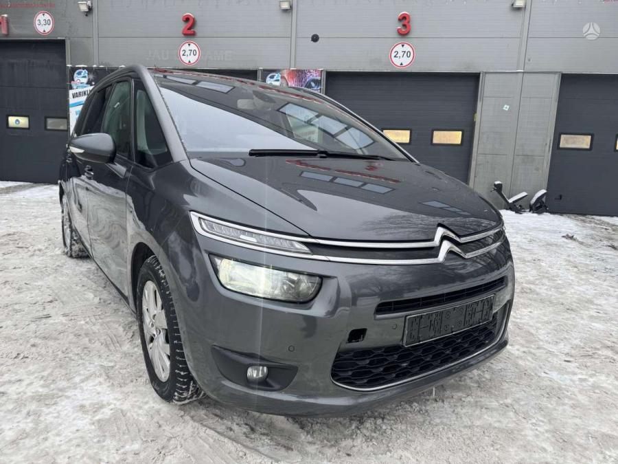 Grey Citroen Grand C4 Picasso 2016 in Kaunas, with an engine capacity of 1.56 L and mileage of 245 thousand km for 5550 €, photo 6 on AUTOMOTO.COM.LV
