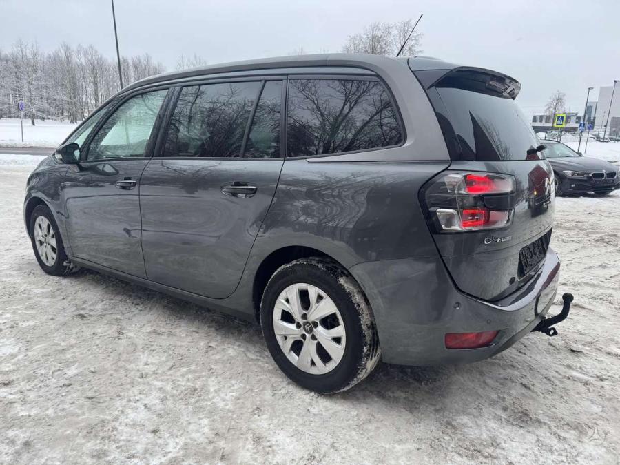 Grey Citroen Grand C4 Picasso 2016 in Kaunas, with an engine capacity of 1.56 L and mileage of 245 thousand km for 5550 €, photo 8 on AUTOMOTO.COM.LV