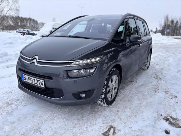 Grey Citroen Grand C4 Picasso 2016 in Gargzdai, with an engine capacity of 1.56 L and mileage of 33 thousand km for 8499 €, photo 1 on AUTOMOTO.COM.LV