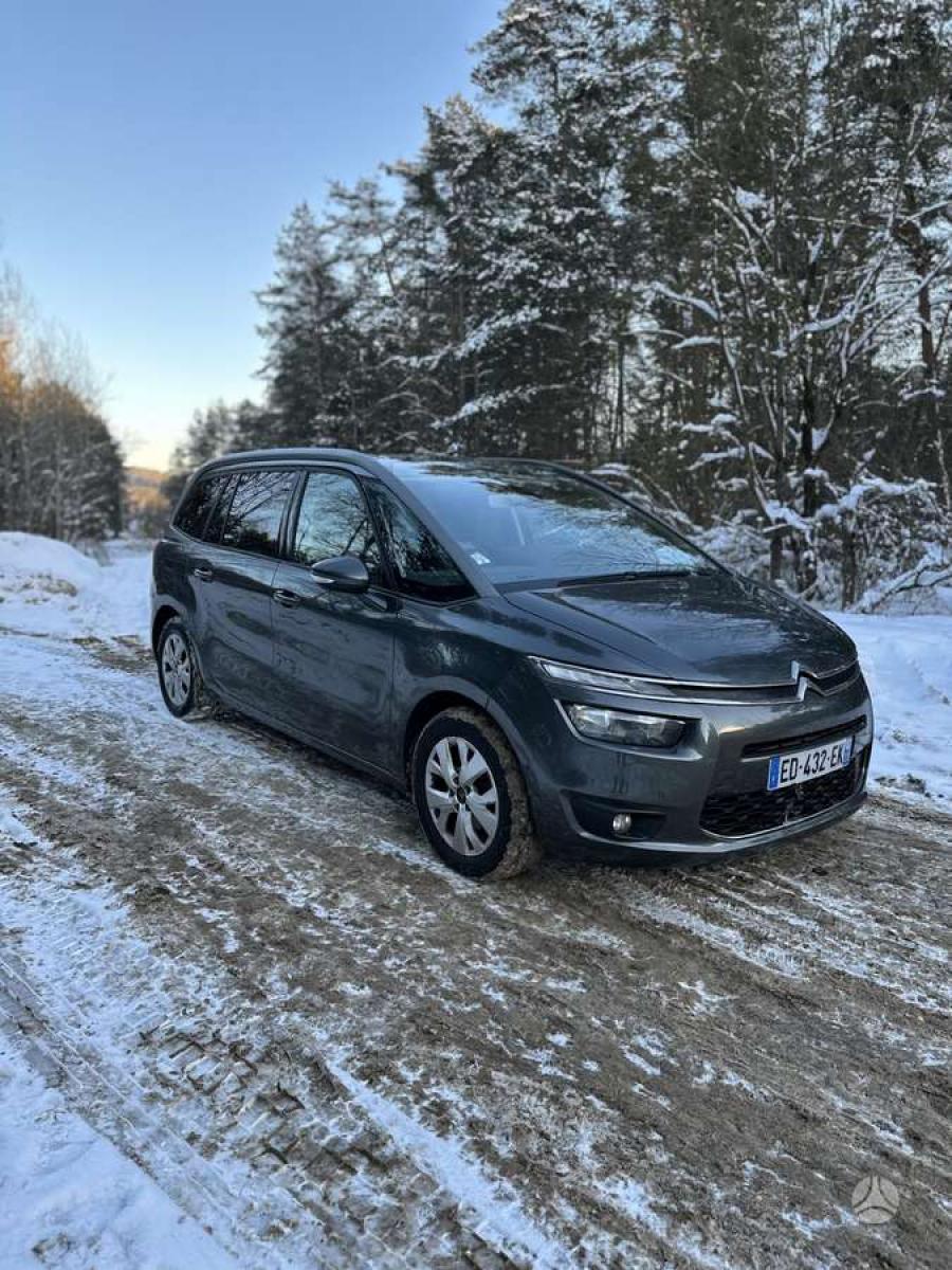 Pelēks Citroen Grand C4 Picasso 2016 Viļņa, ar dzinēja tilpumu 1.56 L un nobraukumu 240 tūkst. km par 6400 €, foto 3 vietnē AUTOMOTO.COM.LV