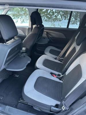 Pelēks Citroen Grand C4 Picasso 2016 Viļņa, ar dzinēja tilpumu 1.56 L un nobraukumu 240 tūkst. km par 6400 €, foto 7 vietnē AUTOMOTO.COM.LV