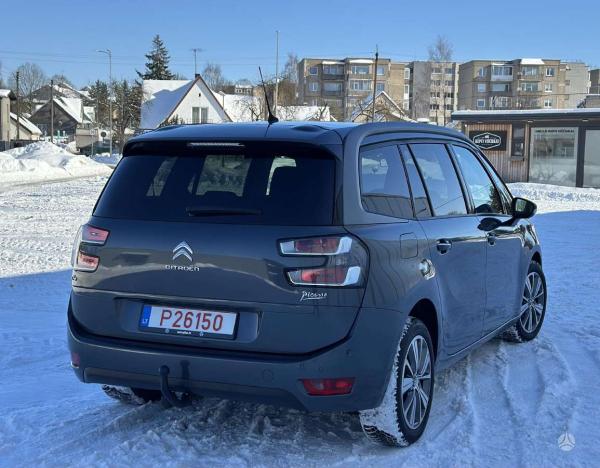 Pelēks Citroen Grand C4 Picasso 2016 Raseiniai, ar dzinēja tilpumu 1.20 L un nobraukumu 170 tūkst. km par 5500 €, foto 4 vietnē AUTOMOTO.COM.LV