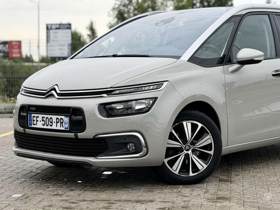 Grey Citroen Grand C4 Picasso 2016 in Taurage, with an engine capacity of 1.20 L and mileage of 199 thousand km for 7200 €, photo 7 on AUTOMOTO.COM.LV