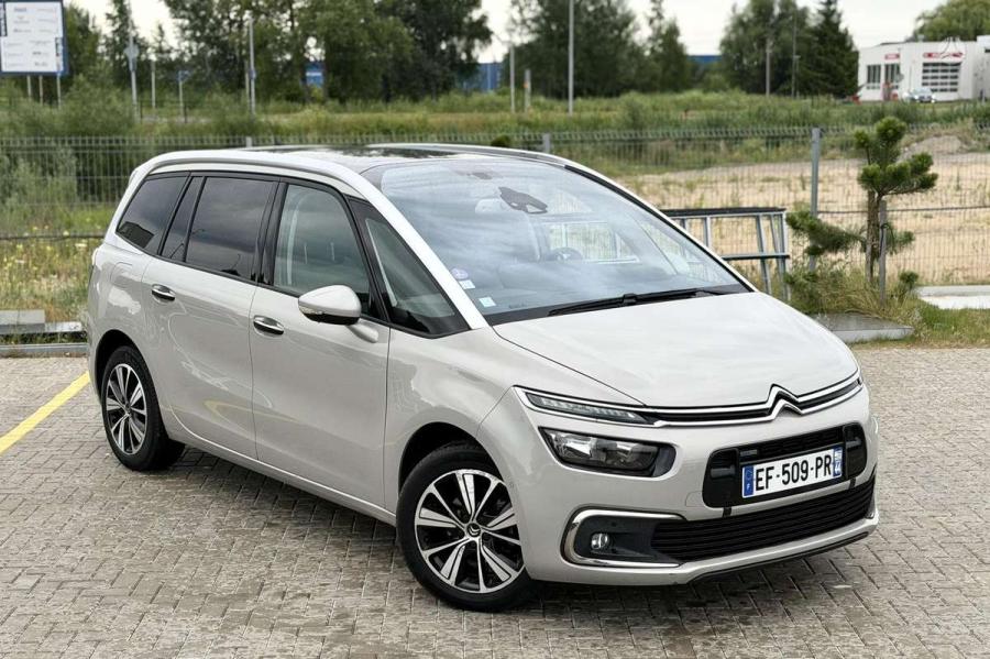 Grey Citroen Grand C4 Picasso 2016 in Taurage, with an engine capacity of 1.20 L and mileage of 199 thousand km for 7200 €, photo 8 on AUTOMOTO.COM.LV