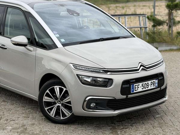 Grey Citroen Grand C4 Picasso 2016 in Taurage, with an engine capacity of 1.20 L and mileage of 199 thousand km for 7200 €, photo 8 on AUTOMOTO.COM.LV