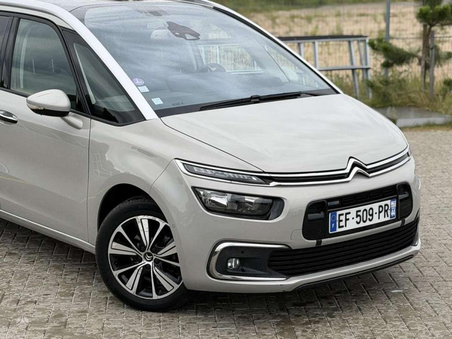 Grey Citroen Grand C4 Picasso 2016 in Taurage, with an engine capacity of 1.20 L and mileage of 199 thousand km for 7200 €, photo 9 on AUTOMOTO.COM.LV