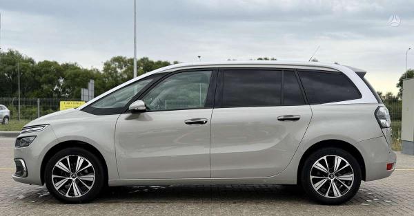 Grey Citroen Grand C4 Picasso 2016 in Taurage, with an engine capacity of 1.20 L and mileage of 199 thousand km for 7200 €, photo 9 on AUTOMOTO.COM.LV