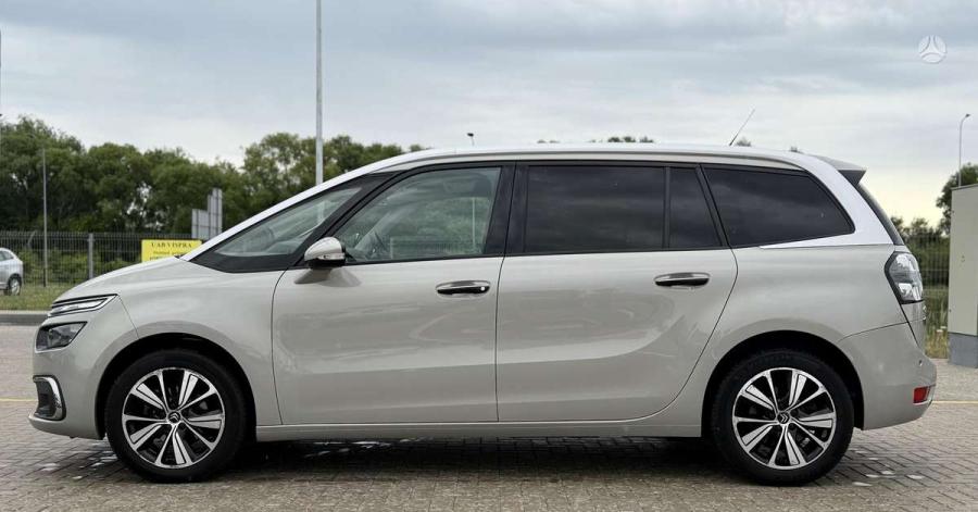 Grey Citroen Grand C4 Picasso 2016 in Taurage, with an engine capacity of 1.20 L and mileage of 199 thousand km for 7200 €, photo 10 on AUTOMOTO.COM.LV