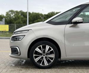 Grey Citroen Grand C4 Picasso 2016 in Taurage, with an engine capacity of 1.20 L and mileage of 199 thousand km for 7200 €, photo 11 on AUTOMOTO.COM.LV