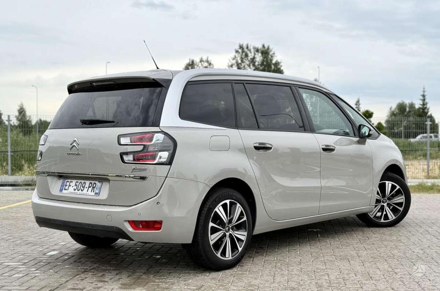 Grey Citroen Grand C4 Picasso 2016 in Taurage, with an engine capacity of 1.20 L and mileage of 199 thousand km for 7200 €, photo 14 on AUTOMOTO.COM.LV