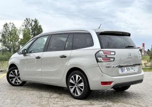 Grey Citroen Grand C4 Picasso 2016 in Taurage, with an engine capacity of 1.20 L and mileage of 199 thousand km for 7200 €, photo 15 on AUTOMOTO.COM.LV