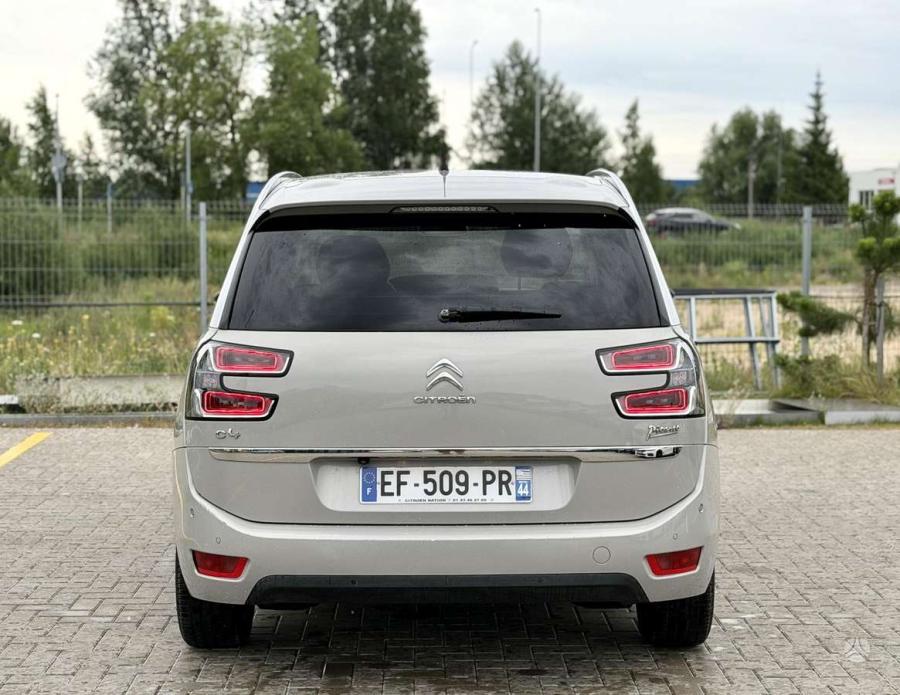 Grey Citroen Grand C4 Picasso 2016 in Taurage, with an engine capacity of 1.20 L and mileage of 199 thousand km for 7200 €, photo 16 on AUTOMOTO.COM.LV