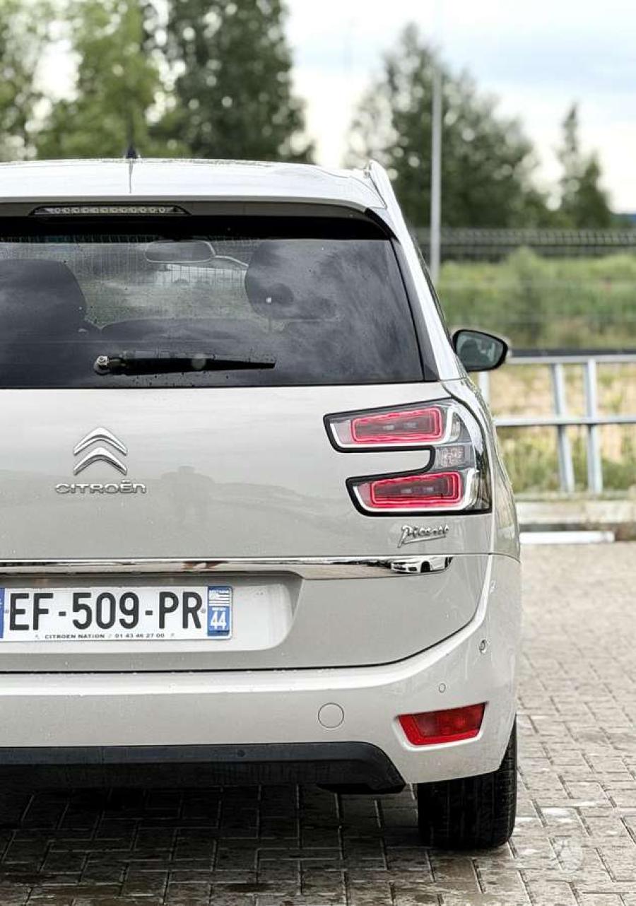 Grey Citroen Grand C4 Picasso 2016 in Taurage, with an engine capacity of 1.20 L and mileage of 199 thousand km for 7200 €, photo 17 on AUTOMOTO.COM.LV