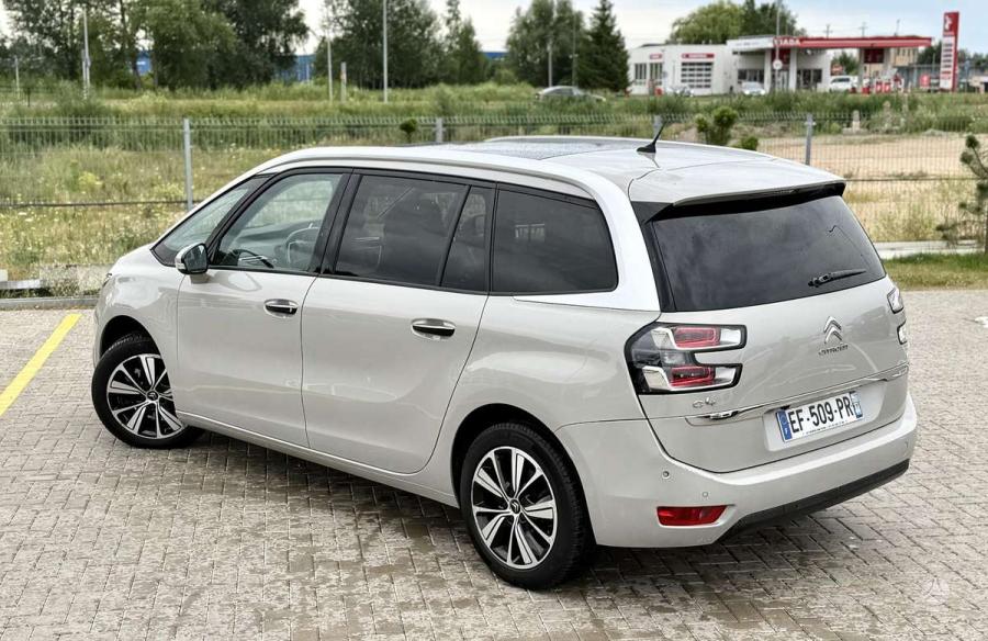 Grey Citroen Grand C4 Picasso 2016 in Taurage, with an engine capacity of 1.20 L and mileage of 199 thousand km for 7200 €, photo 20 on AUTOMOTO.COM.LV