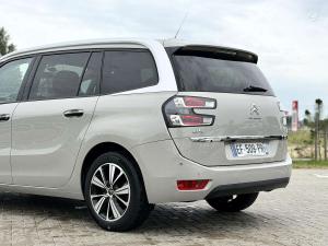 Grey Citroen Grand C4 Picasso 2016 in Taurage, with an engine capacity of 1.20 L and mileage of 199 thousand km for 7200 €, photo 21 on AUTOMOTO.COM.LV