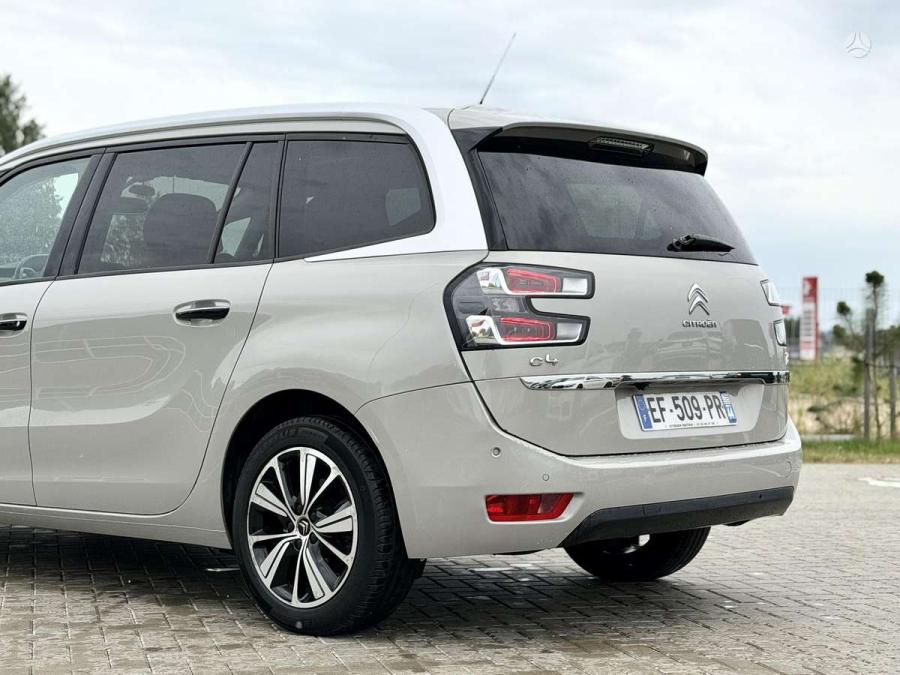 Grey Citroen Grand C4 Picasso 2016 in Taurage, with an engine capacity of 1.20 L and mileage of 199 thousand km for 7200 €, photo 21 on AUTOMOTO.COM.LV