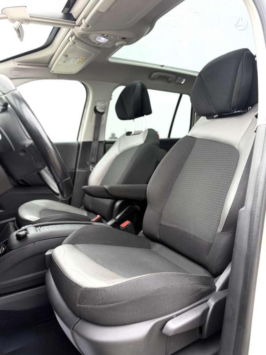 Grey Citroen Grand C4 Picasso 2016 in Taurage, with an engine capacity of 1.20 L and mileage of 199 thousand km for 7200 €, photo 22 on AUTOMOTO.COM.LV