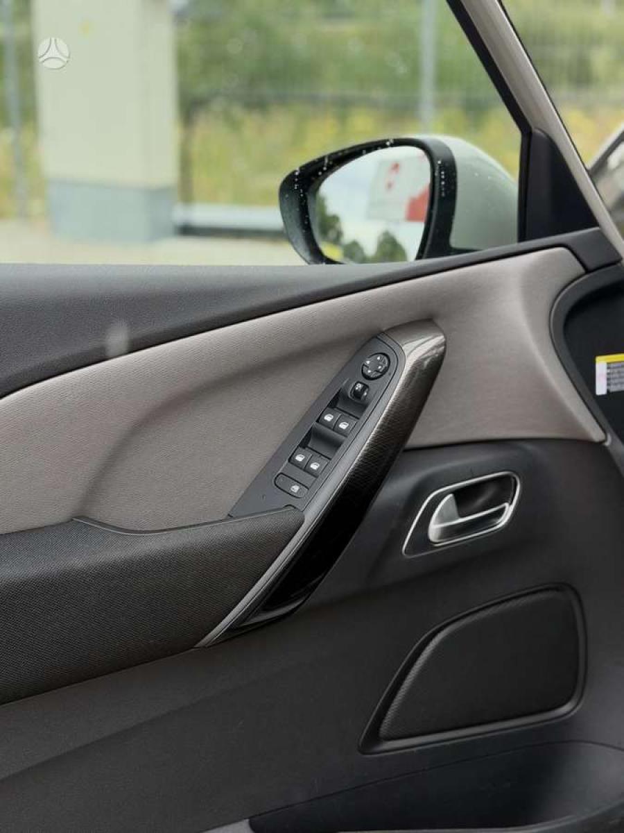 Grey Citroen Grand C4 Picasso 2016 in Taurage, with an engine capacity of 1.20 L and mileage of 199 thousand km for 7200 €, photo 23 on AUTOMOTO.COM.LV