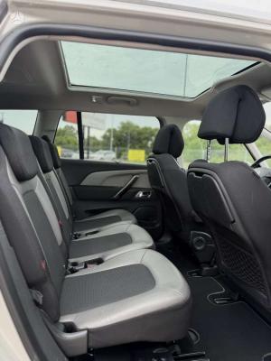 Grey Citroen Grand C4 Picasso 2016 in Taurage, with an engine capacity of 1.20 L and mileage of 199 thousand km for 7200 €, photo 26 on AUTOMOTO.COM.LV