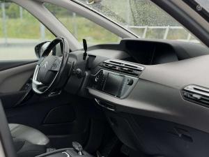 Grey Citroen Grand C4 Picasso 2016 in Taurage, with an engine capacity of 1.20 L and mileage of 199 thousand km for 7200 €, photo 32 on AUTOMOTO.COM.LV