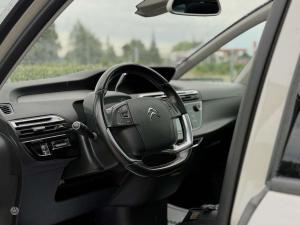 Grey Citroen Grand C4 Picasso 2016 in Taurage, with an engine capacity of 1.20 L and mileage of 199 thousand km for 7200 €, photo 36 on AUTOMOTO.COM.LV
