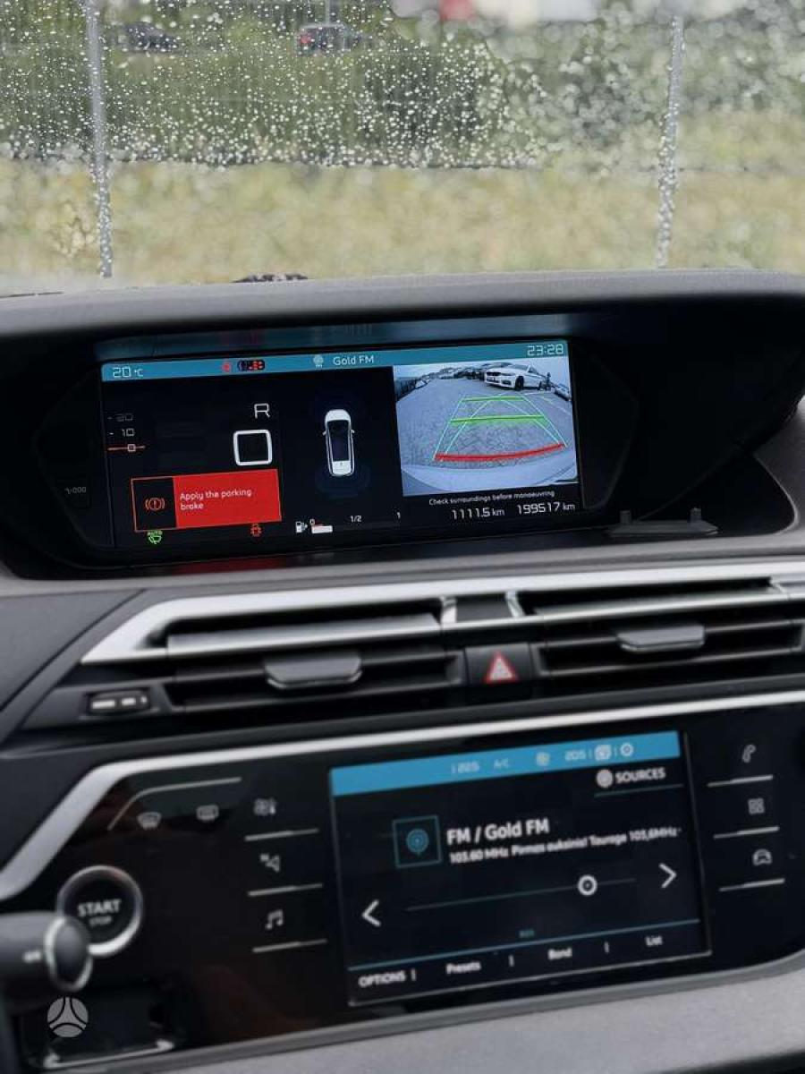 Grey Citroen Grand C4 Picasso 2016 in Taurage, with an engine capacity of 1.20 L and mileage of 199 thousand km for 7200 €, photo 38 on AUTOMOTO.COM.LV