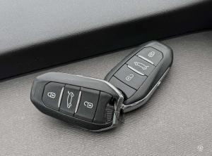 Grey Citroen Grand C4 Picasso 2016 in Taurage, with an engine capacity of 1.20 L and mileage of 199 thousand km for 7200 €, photo 40 on AUTOMOTO.COM.LV