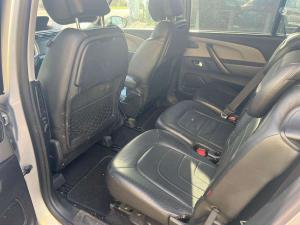 Grey Citroen Grand C4 Picasso 2016 in Taurage, with an engine capacity of 1.20 L and mileage of 190 thousand km for 5200 €, photo 6 on AUTOMOTO.COM.LV