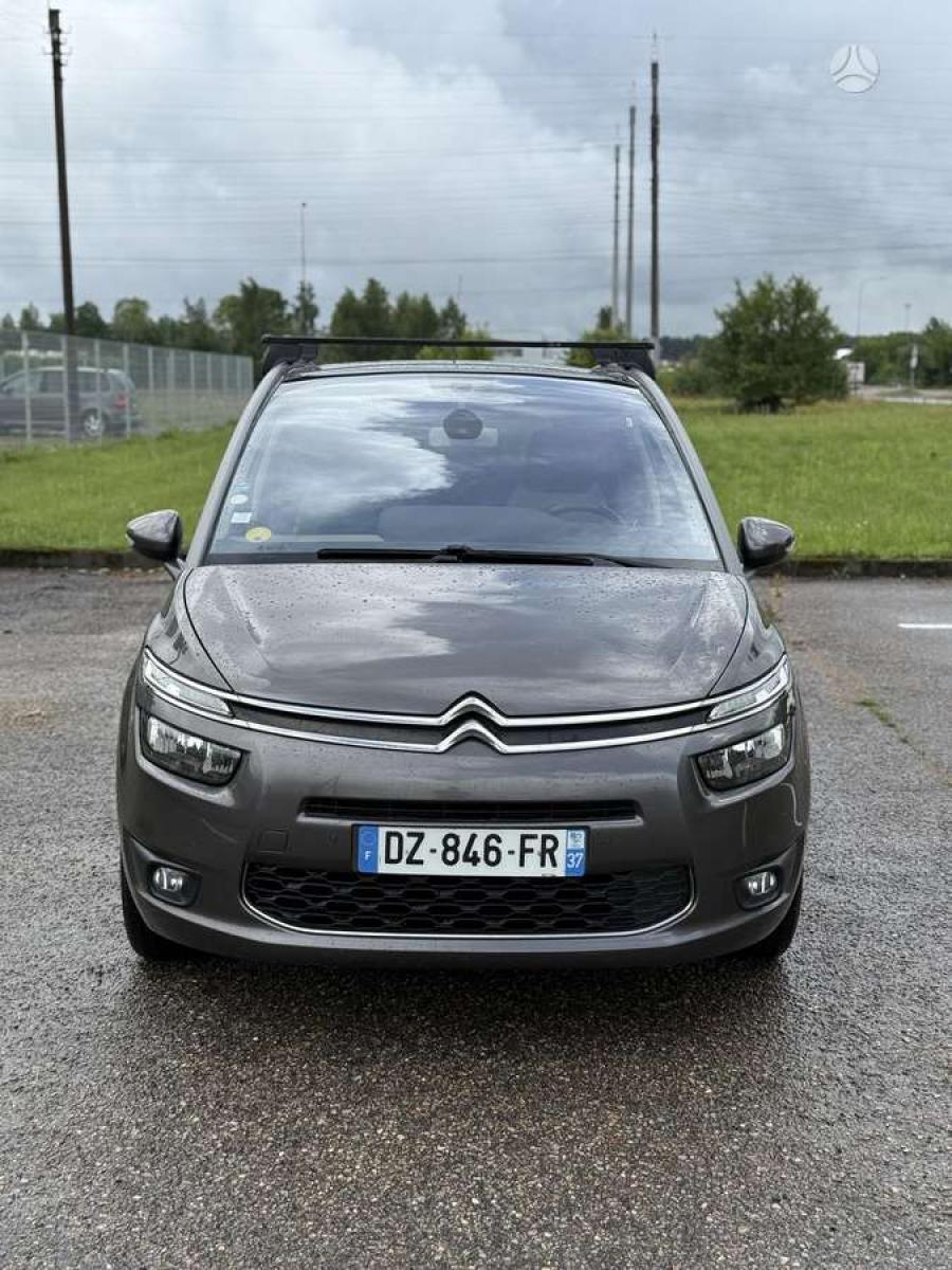 Pelēks Citroen Grand C4 Picasso 2016 Viļņa, ar dzinēja tilpumu 1.56 L un nobraukumu 260 tūkst. km par 6000 €, foto 3 vietnē AUTOMOTO.COM.LV